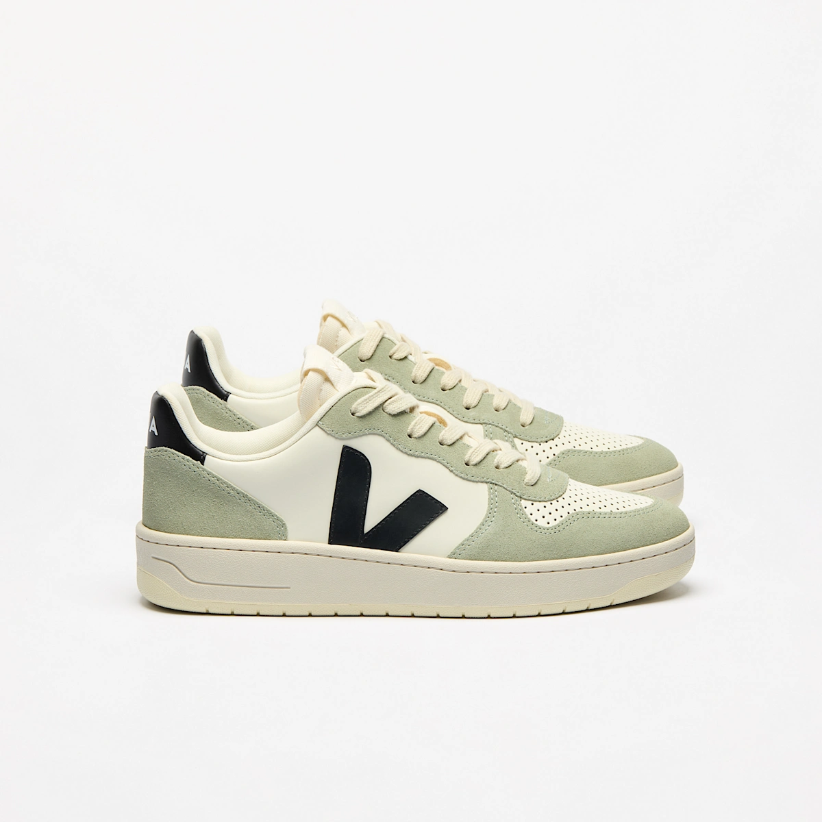 V-10 LEATHER PURE BLACK CLAY - VEJA