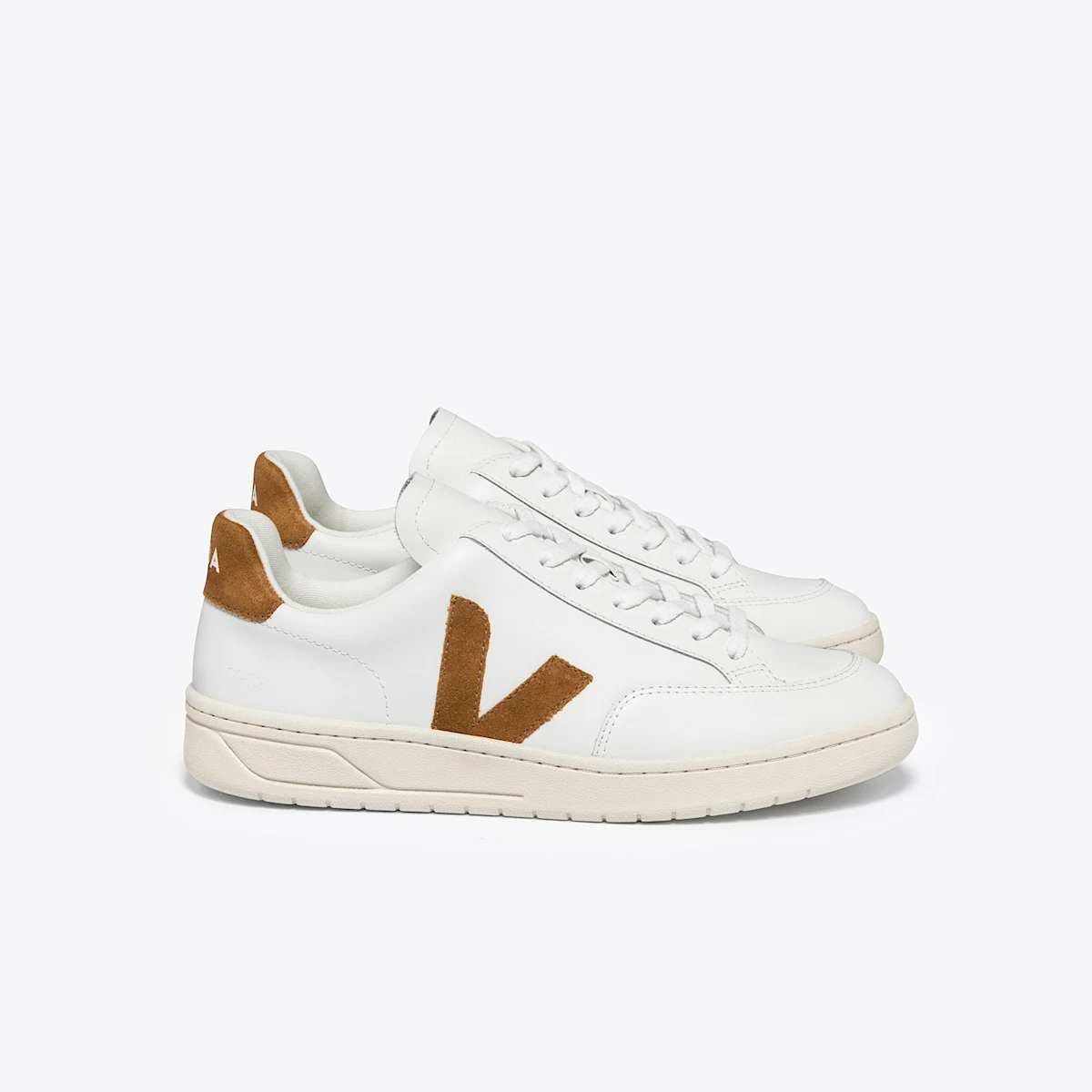 V-12 LEATHER WHITE CAMEL - VEJA